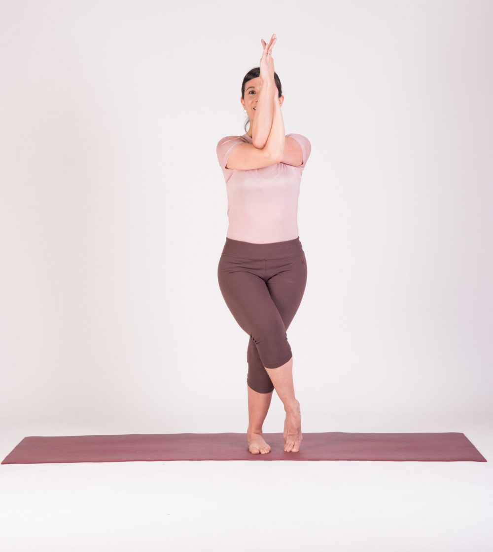 Garudasana • Yoga Espacio